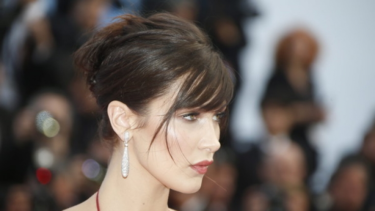 Bella Hadid nackt: Prachtbacken! Hier planscht Bella oben ohne | news.de Bella Hadid nackt: Prachtbacken! Hier planscht Bella oben ohne | news.de
