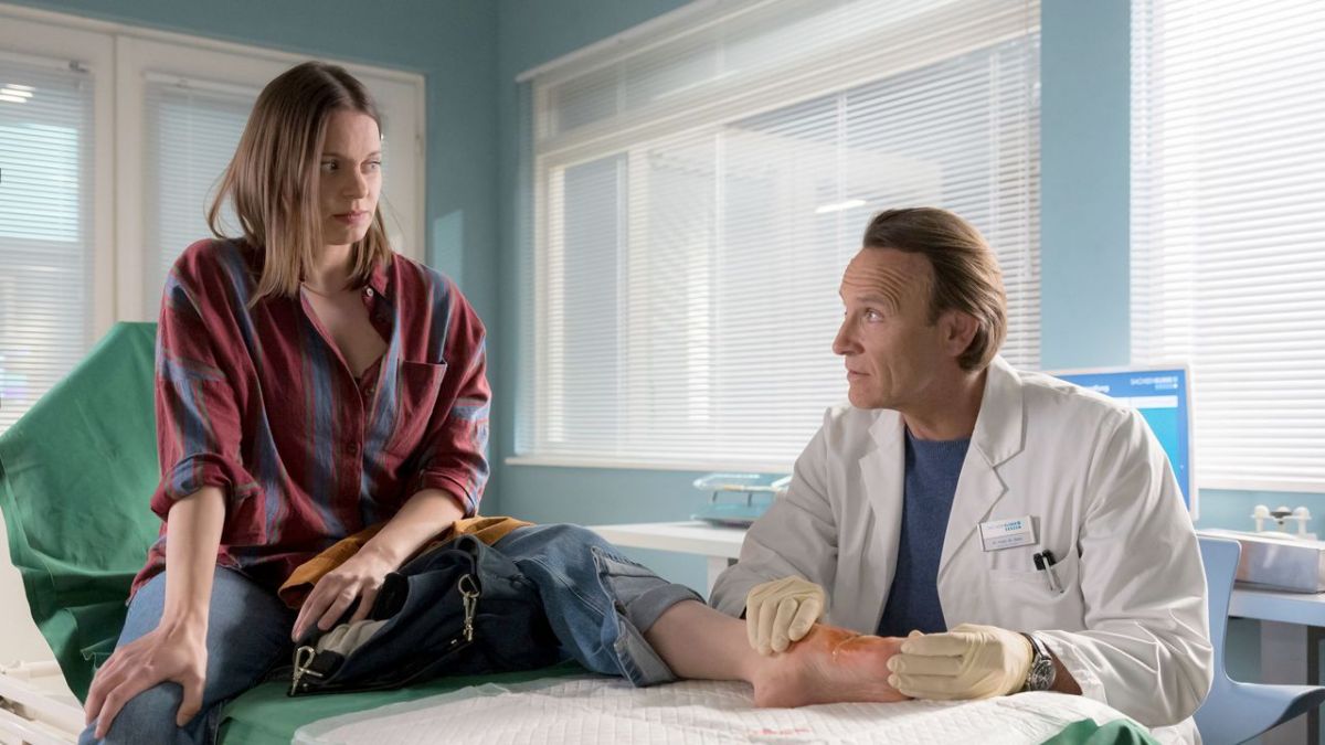 "In aller Freundschaft" verpasst?: Wiederholung von Folge 1117 im TV ...