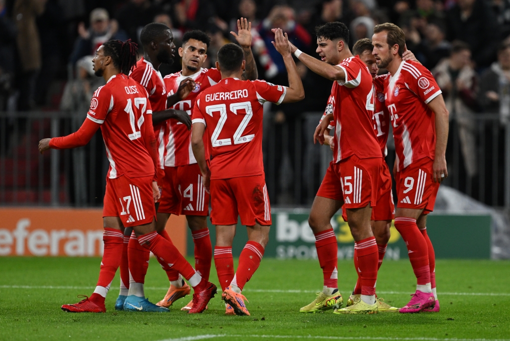 FC Bayern München vs. Sporting Lissabon: FCB feiert weiteren Sieg in ...